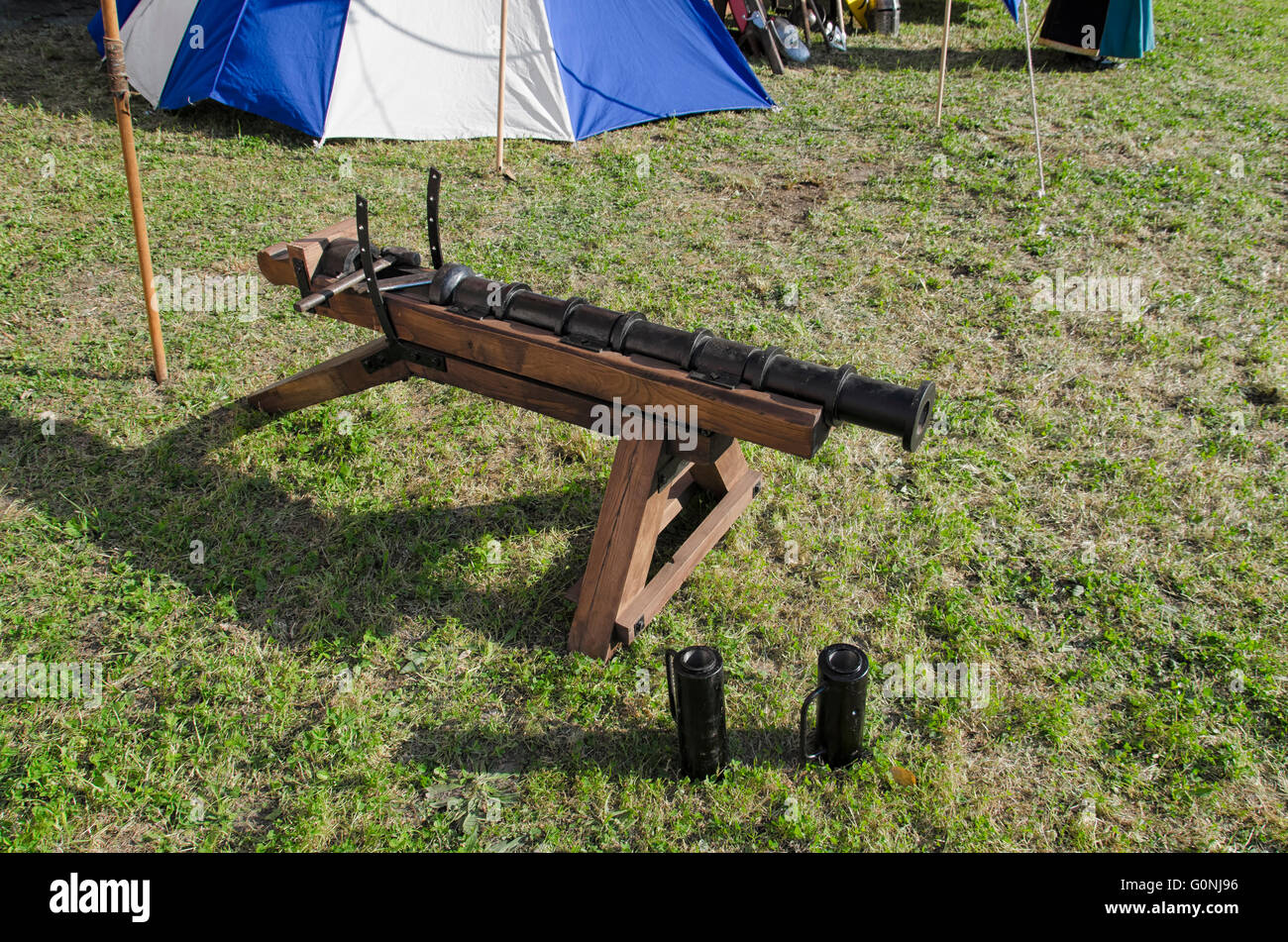 Medieval artillery piece hi-res stock photography and images - Alamy
