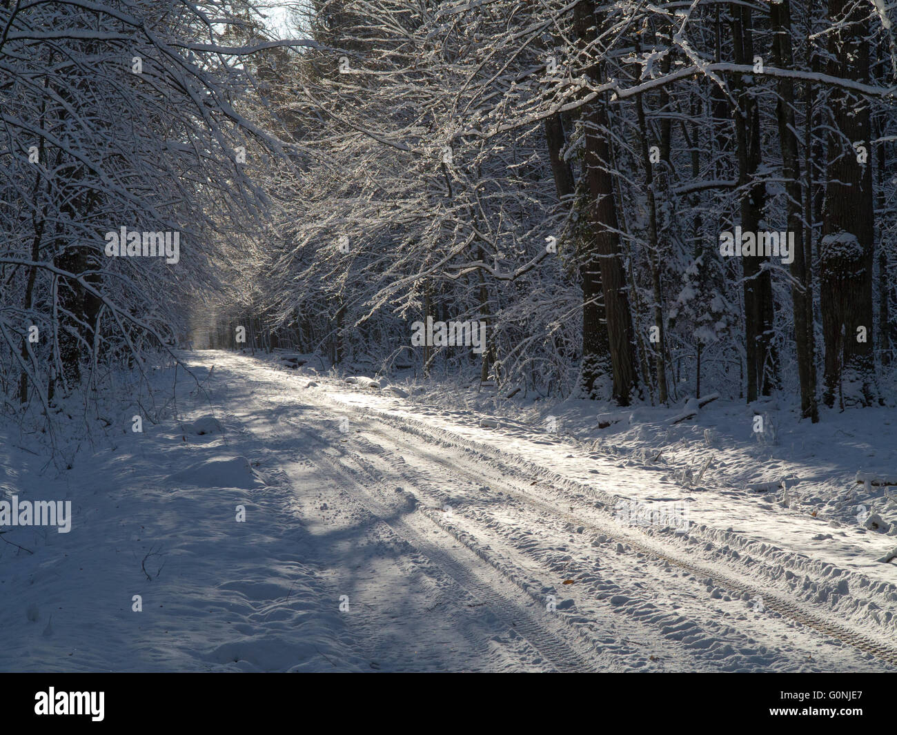 Mantle of snow hi-res stock photography and images - Alamy