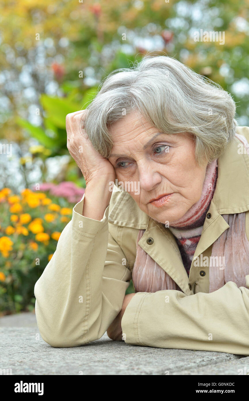Sad old lady hi-res stock photography and images - Alamy