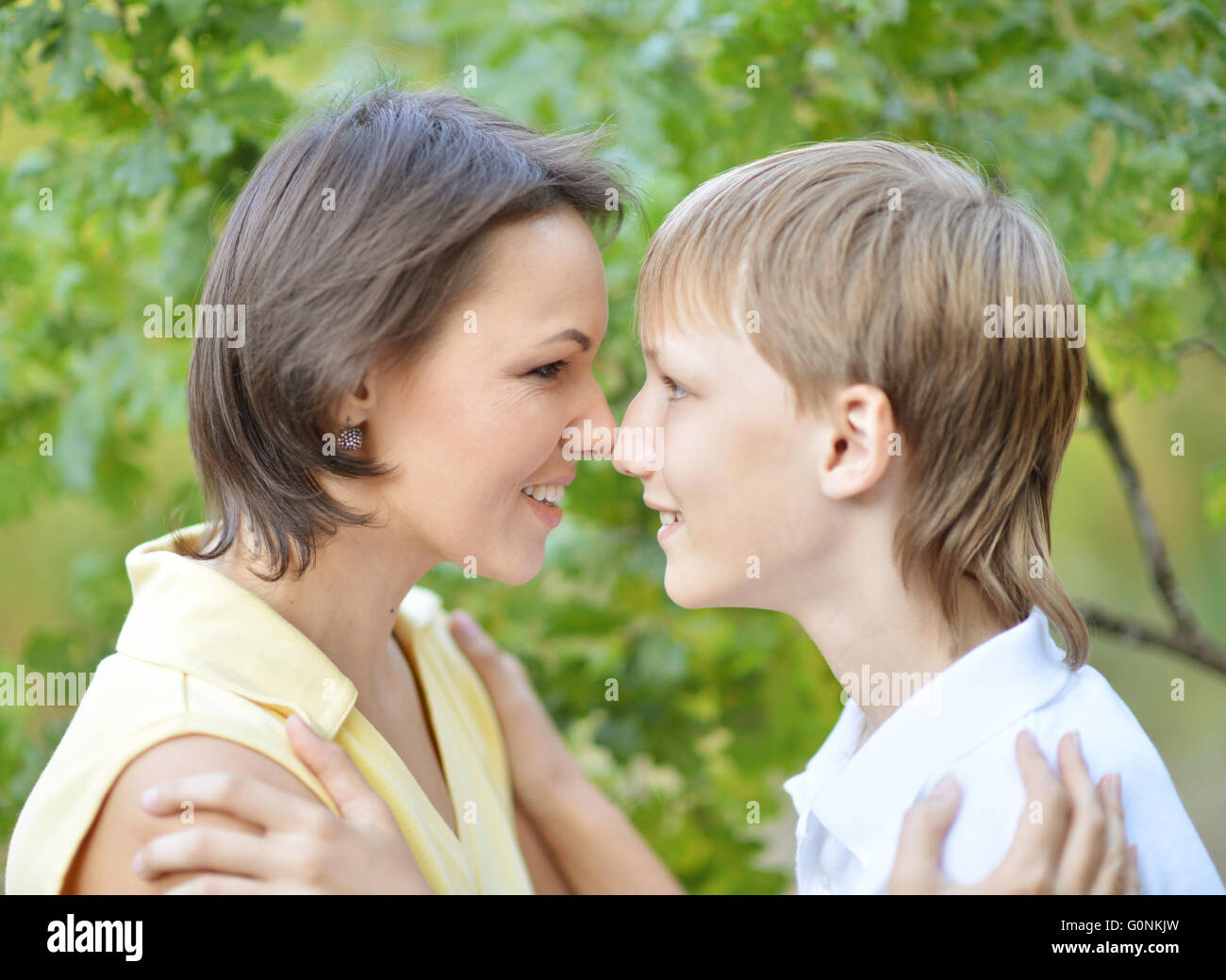 Portrait of a smiling mother Stock Photo - Alamy