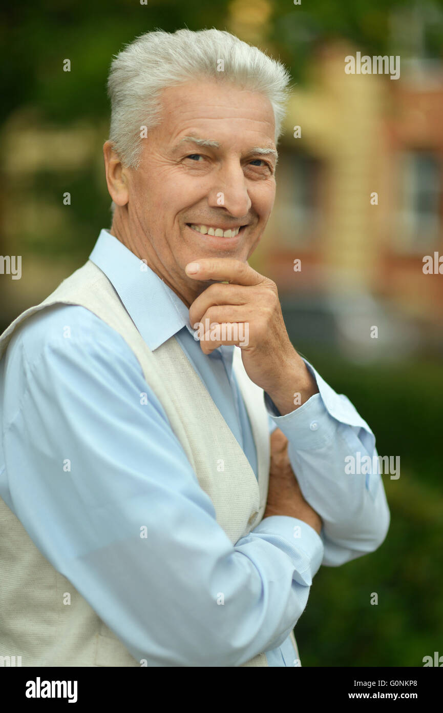 Adult senior men alone hi-res stock photography and images - Alamy