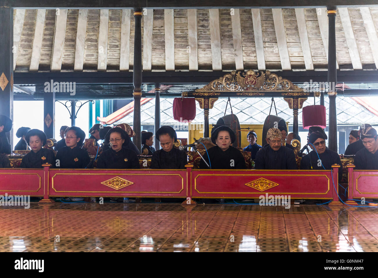 Traditional indonesian percussion orchestra hi-res stock photography ...