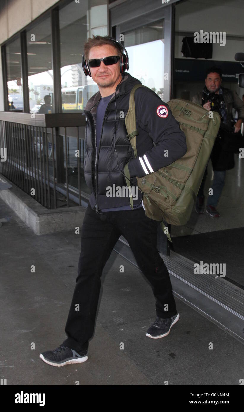 Jeremy Renner at Los Angeles International Airport (LAX) Featuring ...