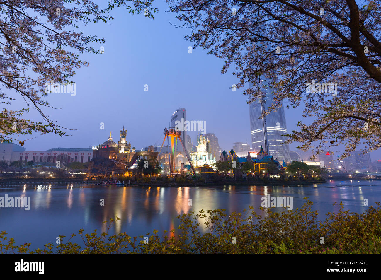 Spring in Seokchon lake at night,Seoul Stock Photo - Alamy
