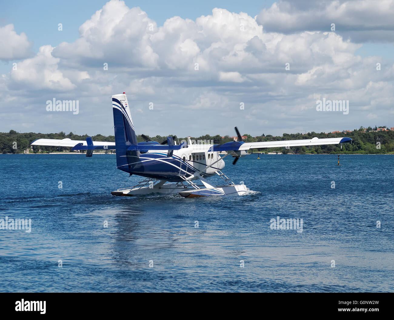 Side view seaplane hi-res stock photography and images - Alamy