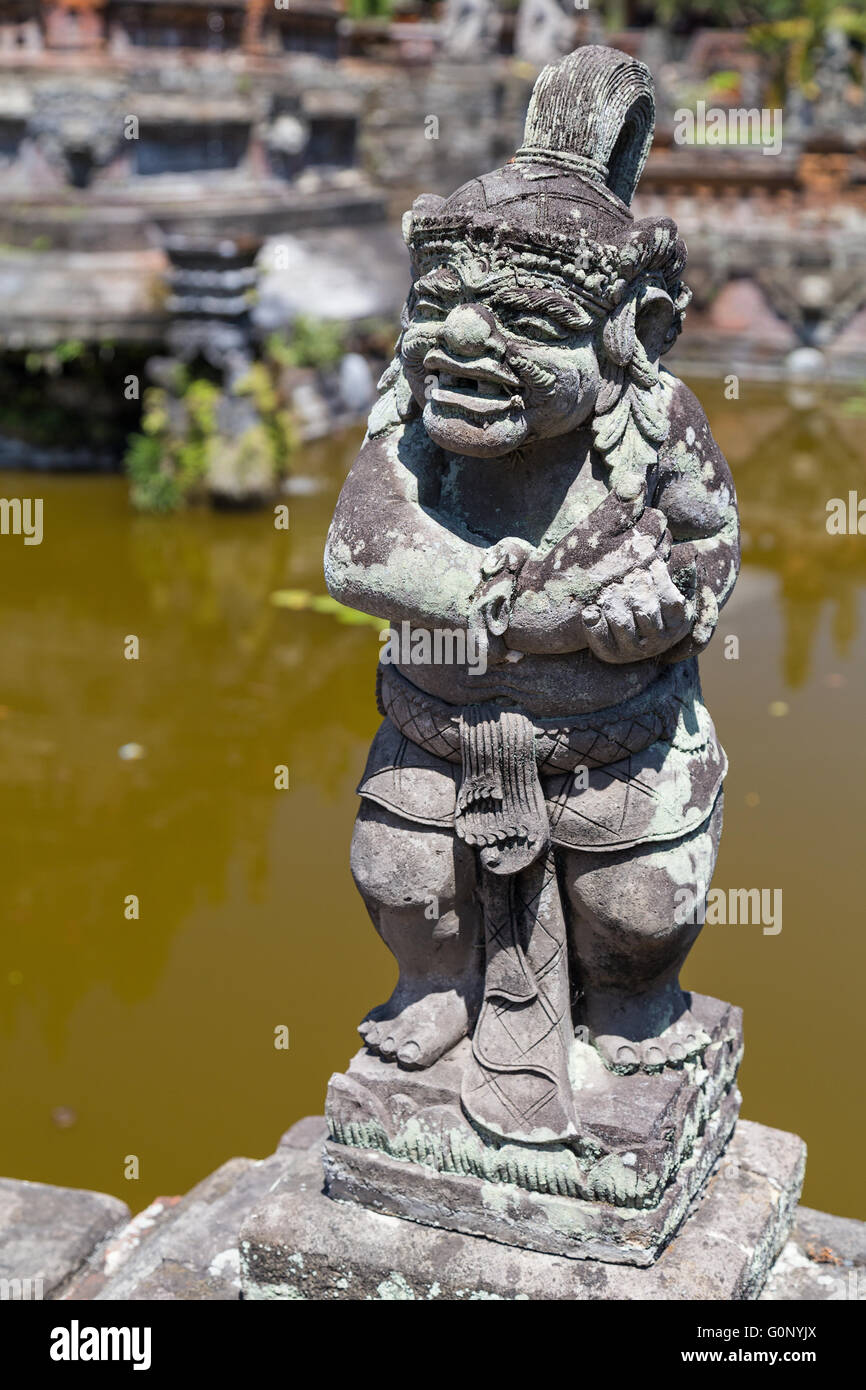 Balinese Hindu statues in Klungkung Palace, Semarapura Stock Photo - Alamy