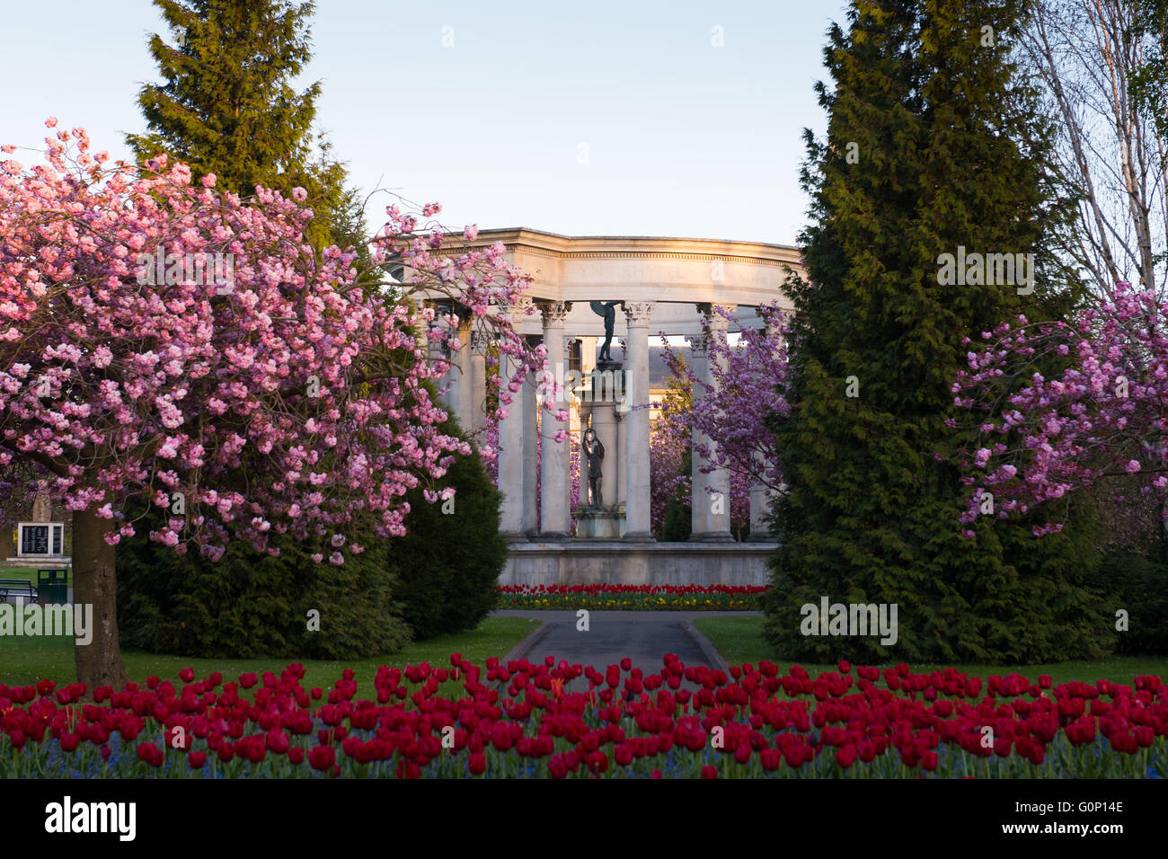 The Cenotaph war memorial in Alexandra Gardens, Cathays Park, Cardiff ...