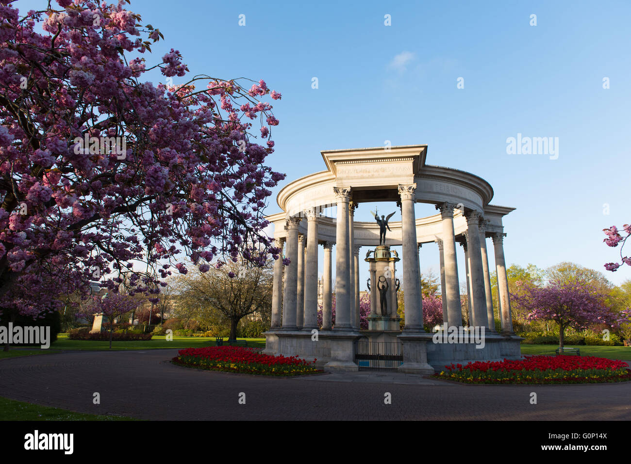 The Cenotaph war memorial in Alexandra Gardens, Cathays Park, Cardiff ...
