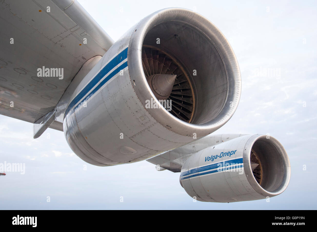 Big jet engines hi-res stock photography and images - Alamy