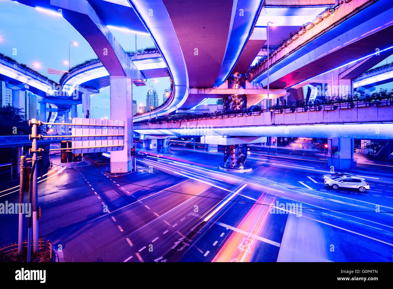 Elevated highway hi-res stock photography and images - Alamy