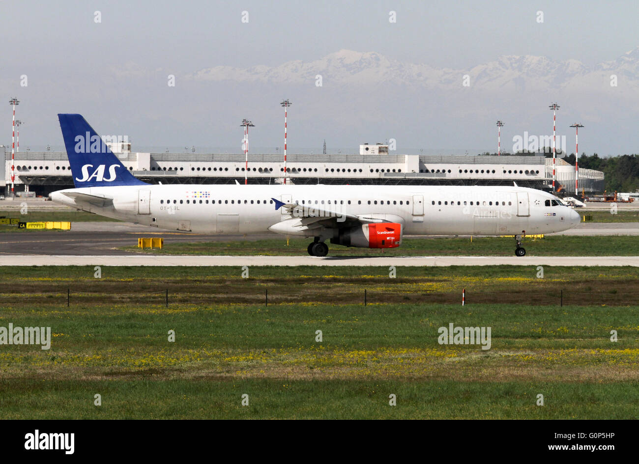 SAS - Scandinavian Airlines, Airbus A321 at Milan, Italy Stock Photo ...