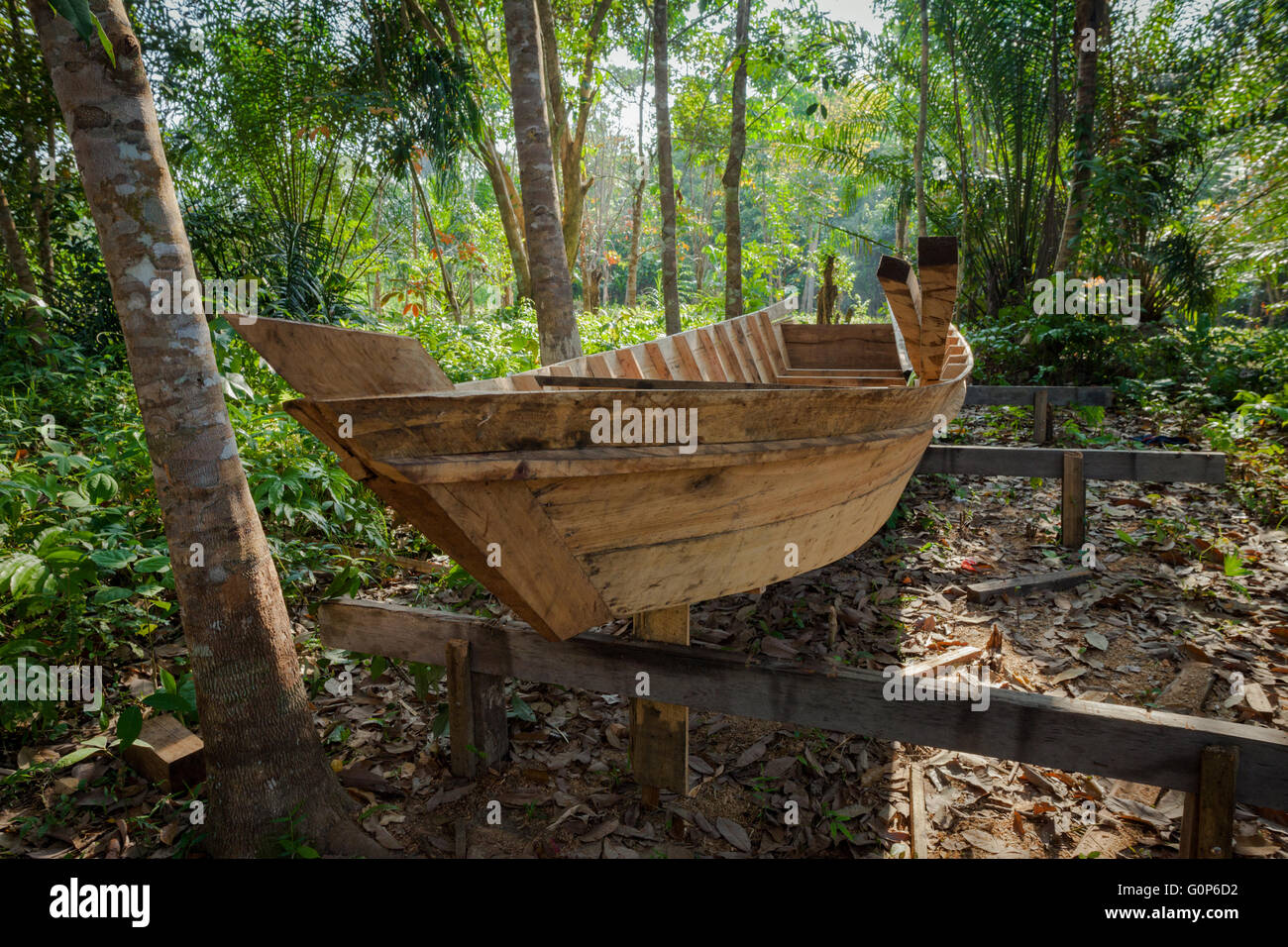 Traditional boat construction methods hi-res stock photography and ...