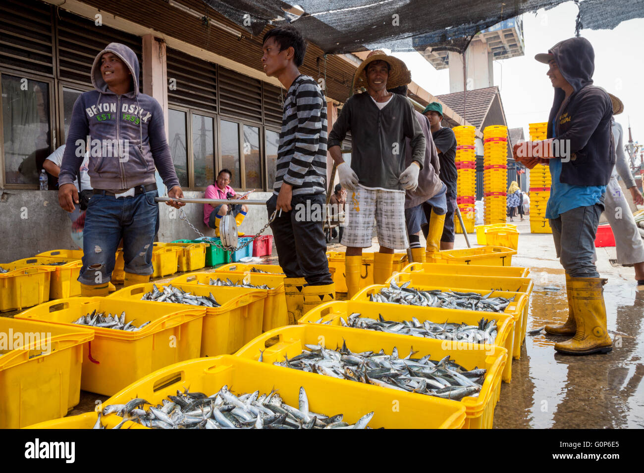 China Dock Workers High Resolution Stock Photography and Images - Alamy