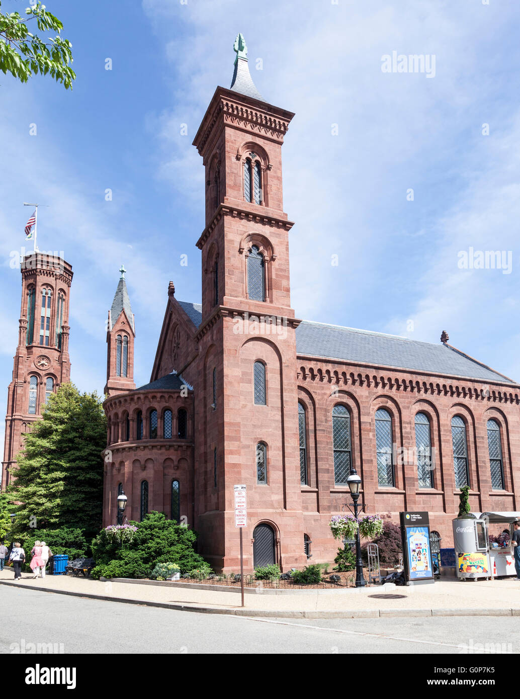 The smithsonian castle hi-res stock photography and images - Alamy