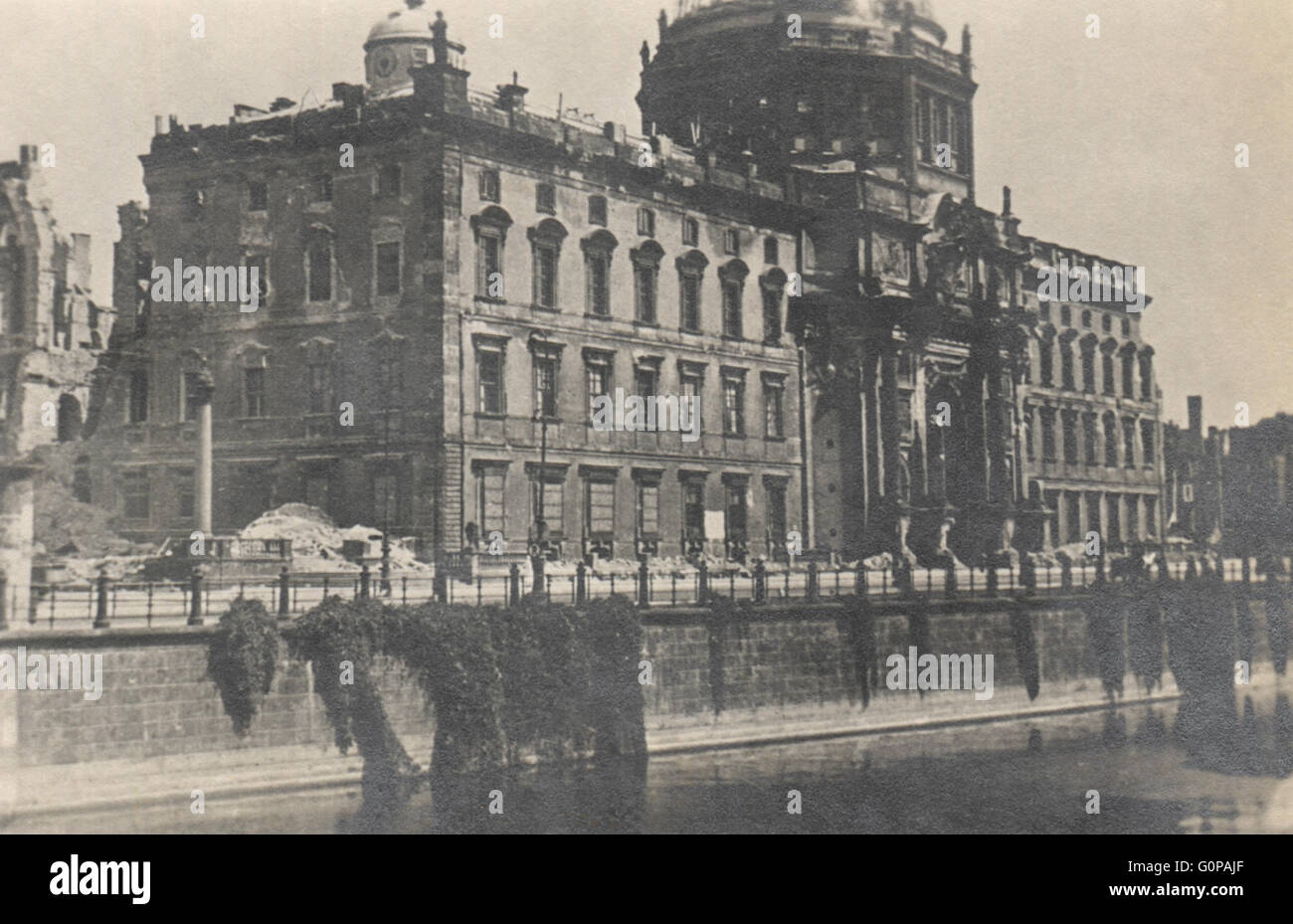 Berlin City Palace. Destroyed Berlin. Postwar photo Stock Photo - Alamy