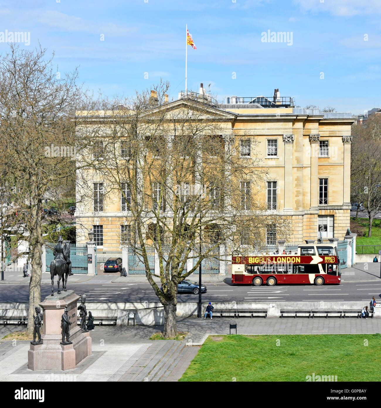 Hyde Park Corner Apsley House the London town house of the Dukes of ...