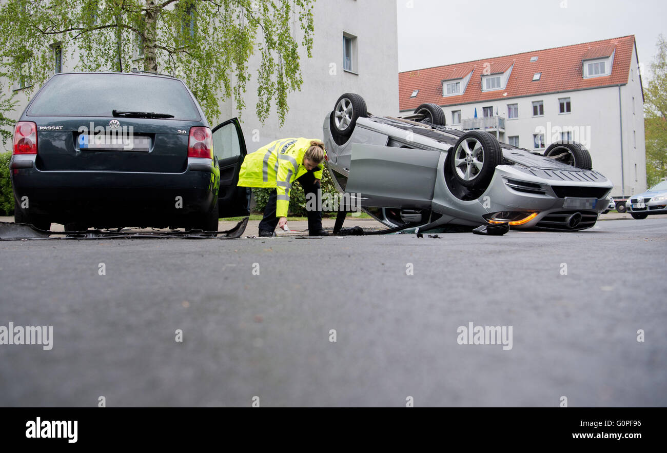 Car upside down after accident hi-res stock photography and images - Alamy