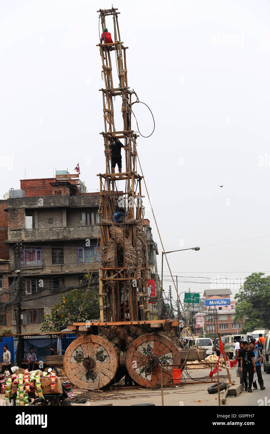 Lalitpur, Nepal. 3rd May, 2016. The chariot of Rato Machhendranath is ...