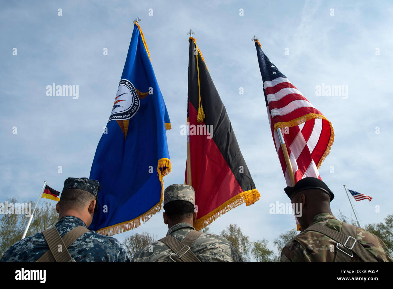 Soldiers carry flags hi-res stock photography and images - Alamy