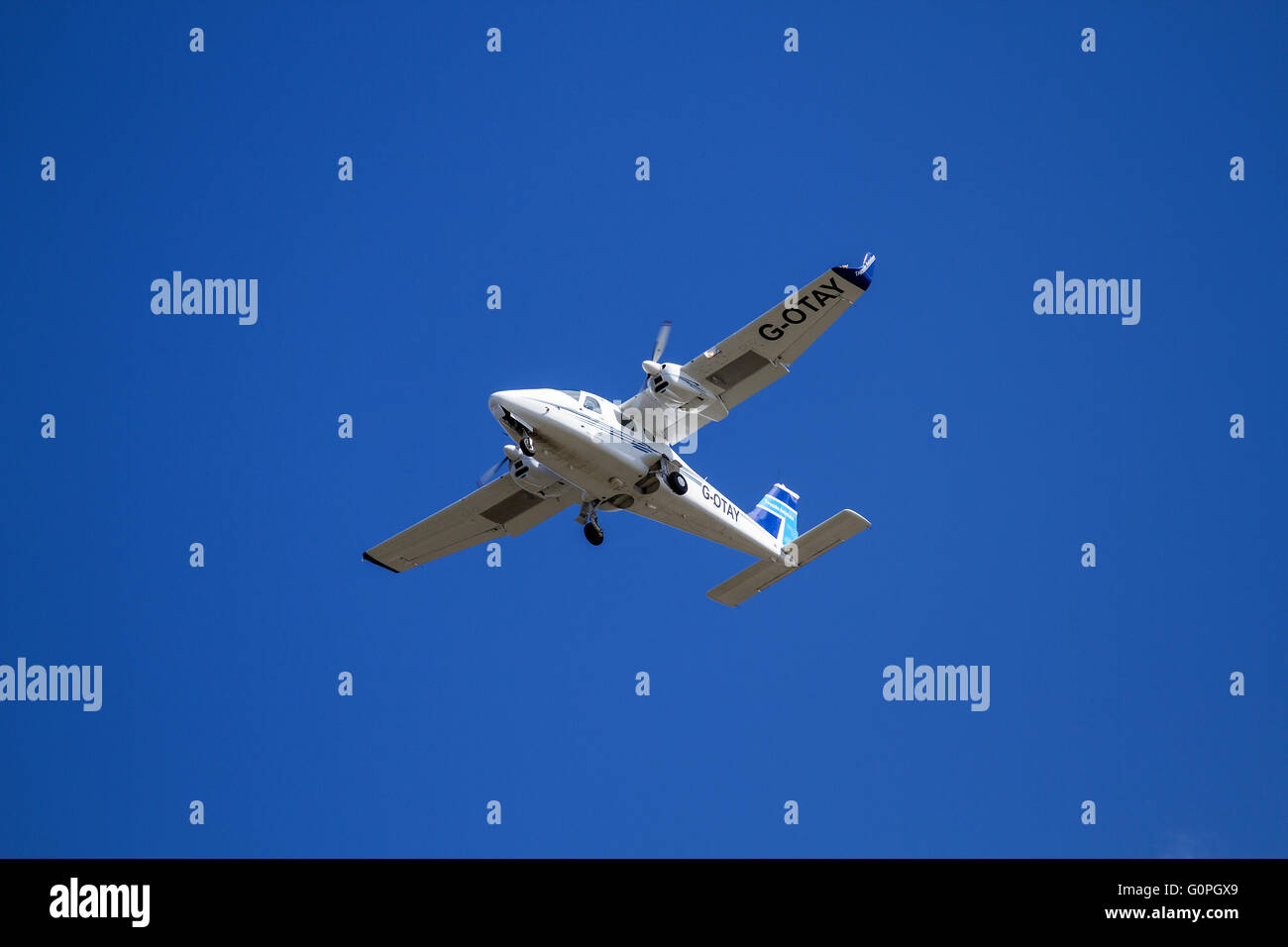 Planes windy hi-res stock photography and images - Alamy