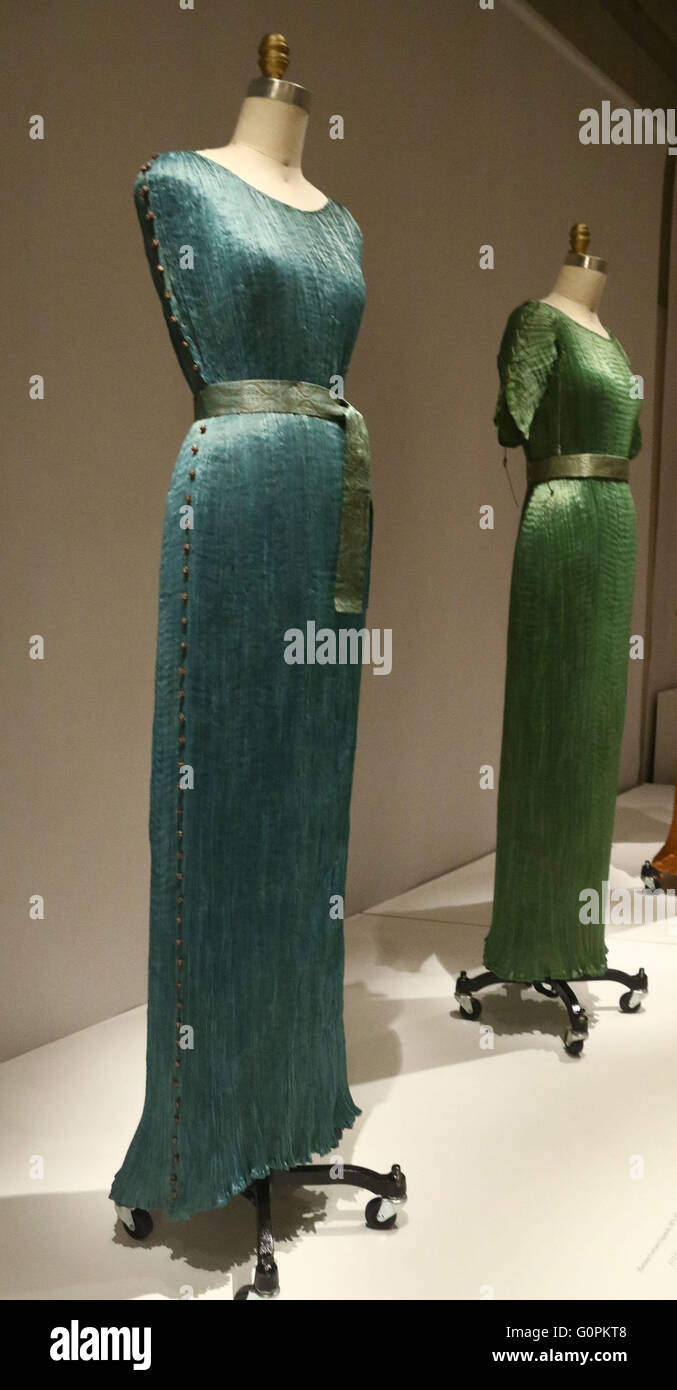 Mariano fortuny fashion hi-res stock photography and images - Alamy