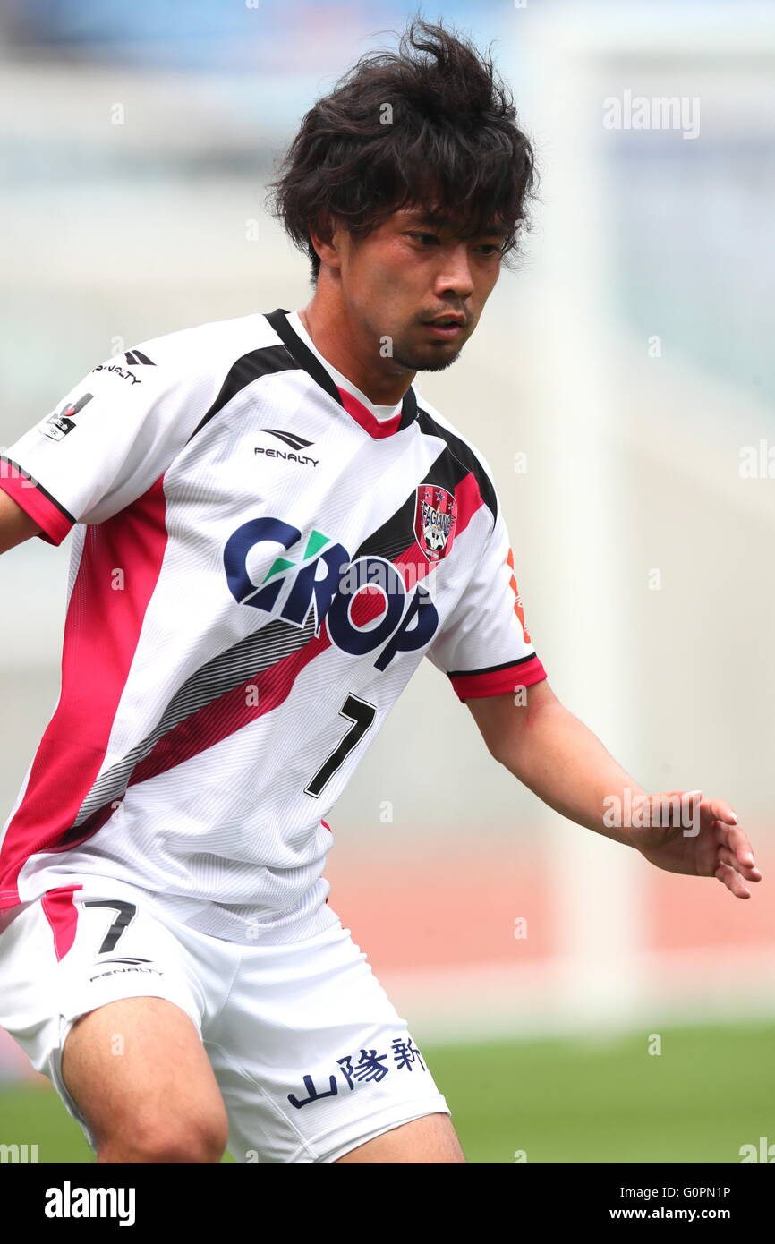 Nissan Stadium, Kanagawa, Japan. 3rd May, 2016. Daisuke Ito (Fagiano), MAY 3, 2016 - Football ...