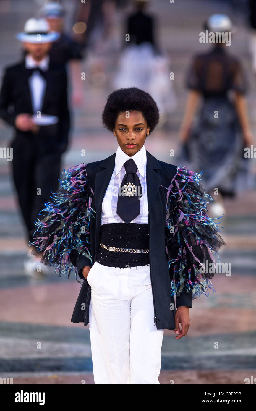 Havana, Cuba. 3rd May, 2016. Models debut Karl Lagerfeld's "Cruise ...