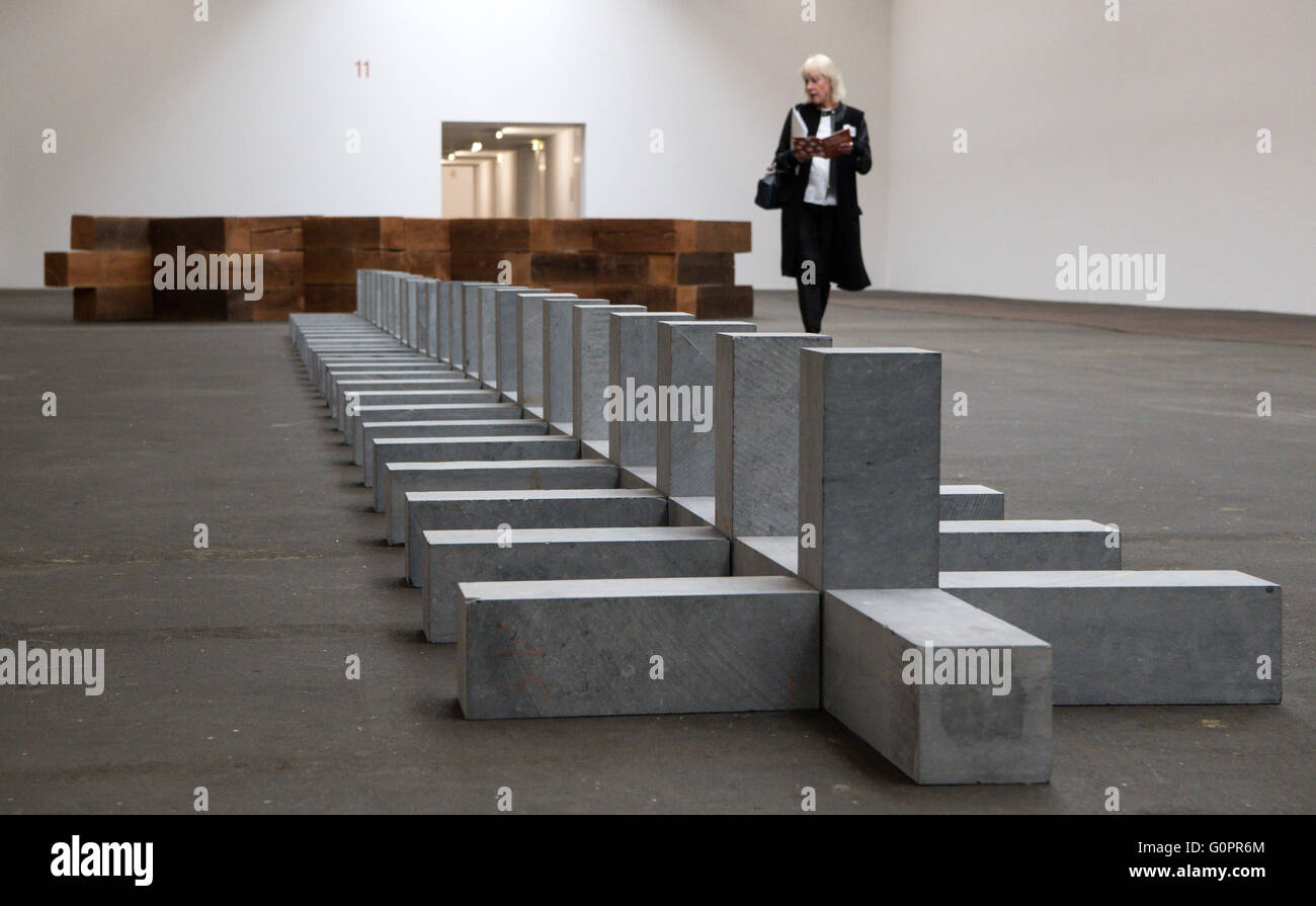 Carl andre sculpture hi-res stock photography and images - Alamy