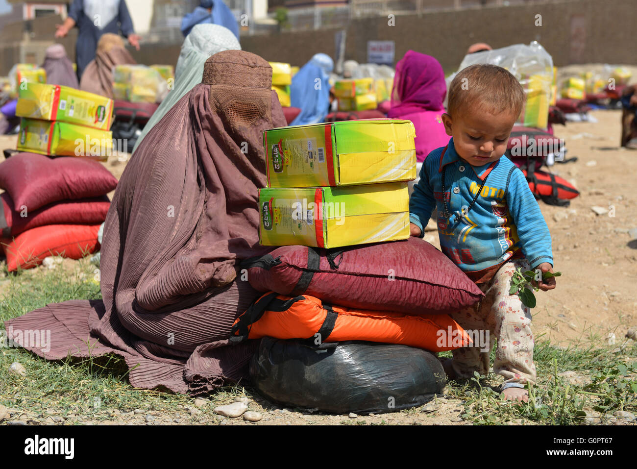 Afghan poor boy hi-res stock photography and images - Alamy