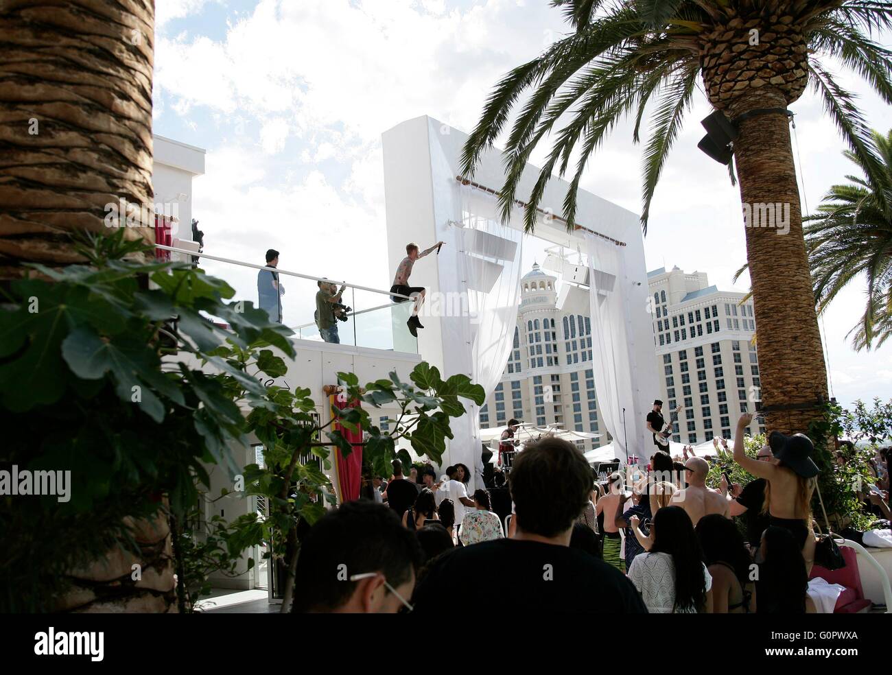 Las Vegas, NV, USA. 1st May, 2016. Machine Gun Kelly at arrivals for ...