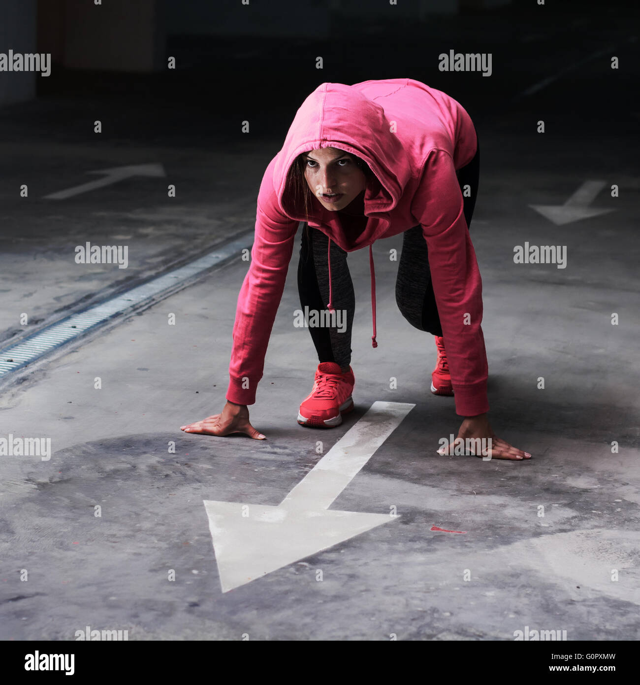 Fitness Athlete Runner Woman ready for running. Active Healthy ...