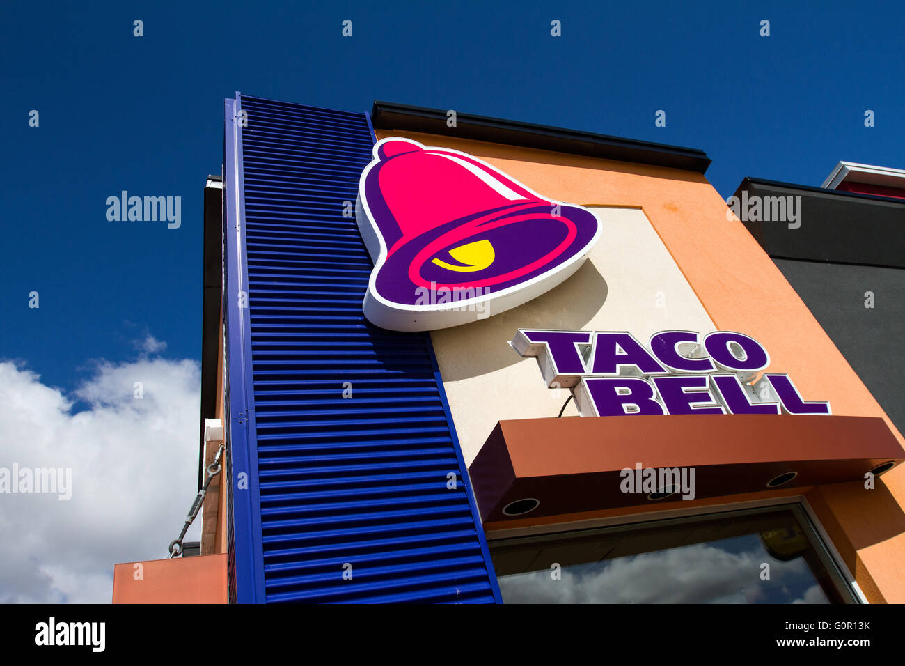 Taco bell fast food restaurant hi-res stock photography and images - Alamy