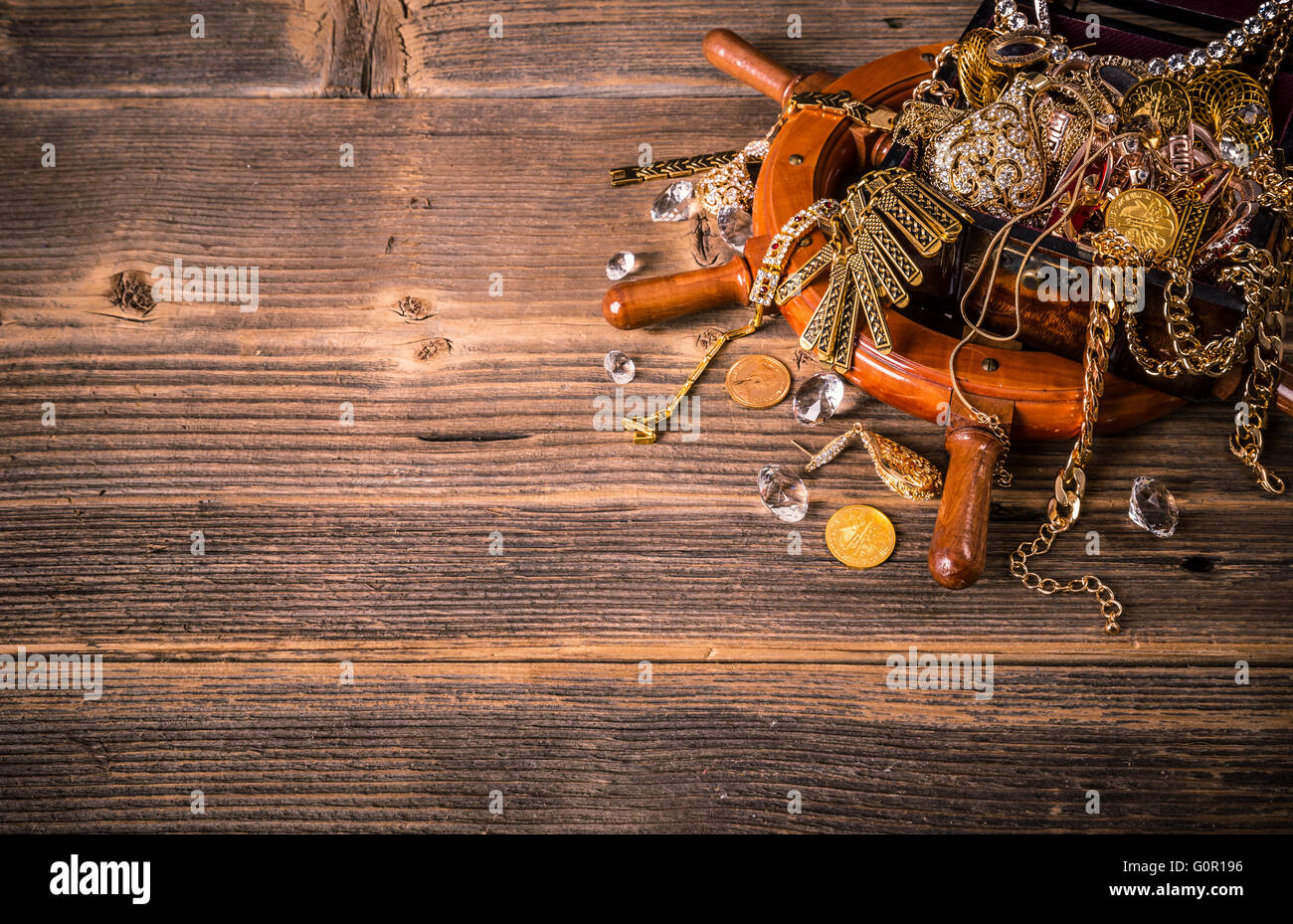 Ancient treasure hi-res stock photography and images - Alamy