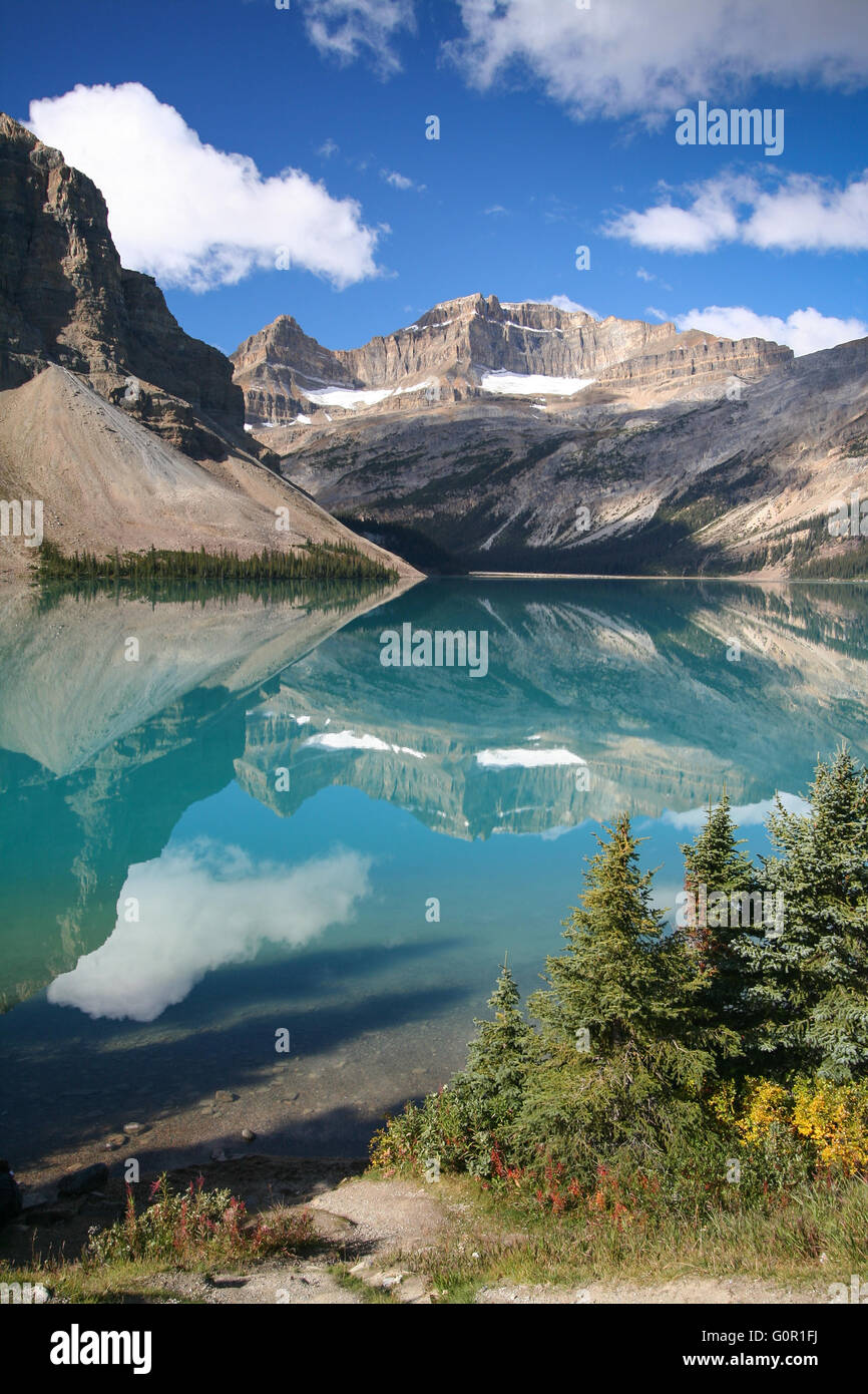 Bow Lake at the Banff National Park in Canada Stock Photo - Alamy
