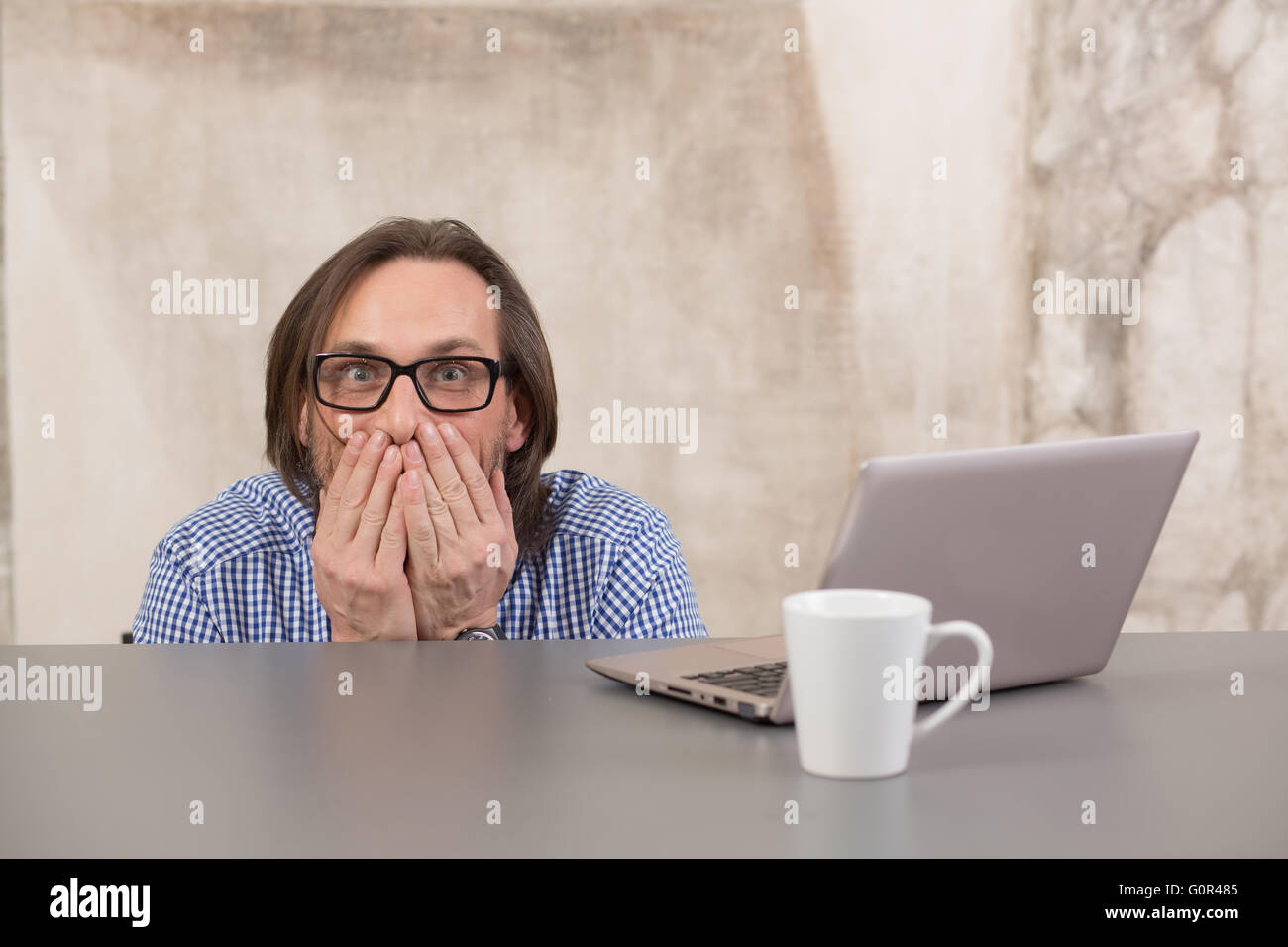 Frightened person hi-res stock photography and images - Alamy