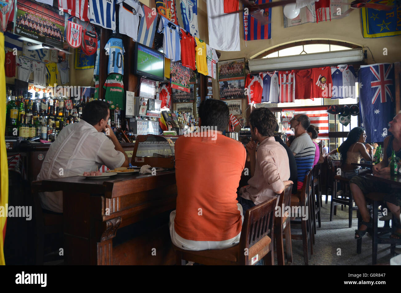 Cuban themed bar hi-res stock photography and images - Alamy