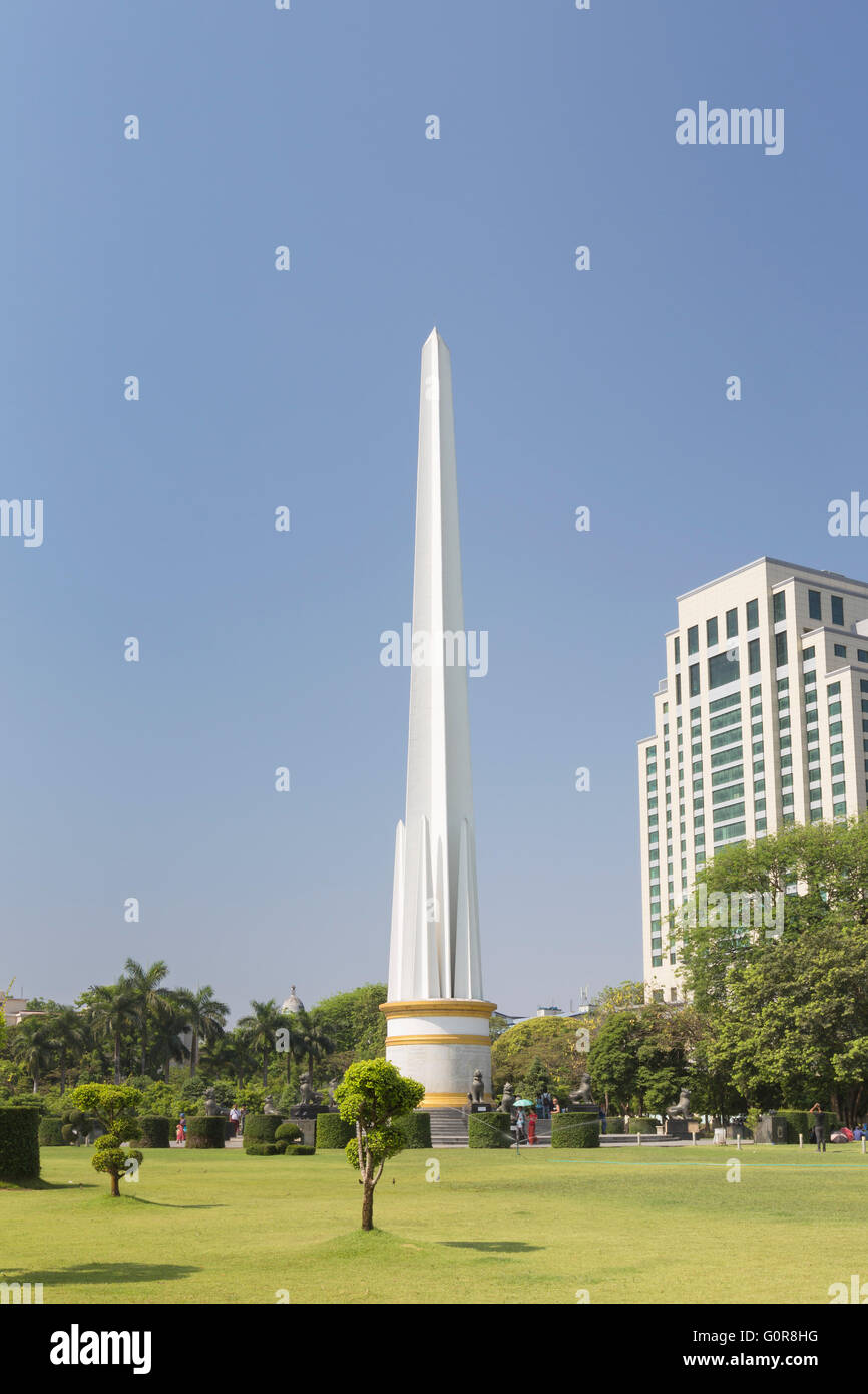 Myanmar independence monument yangon park hi-res stock photography and ...