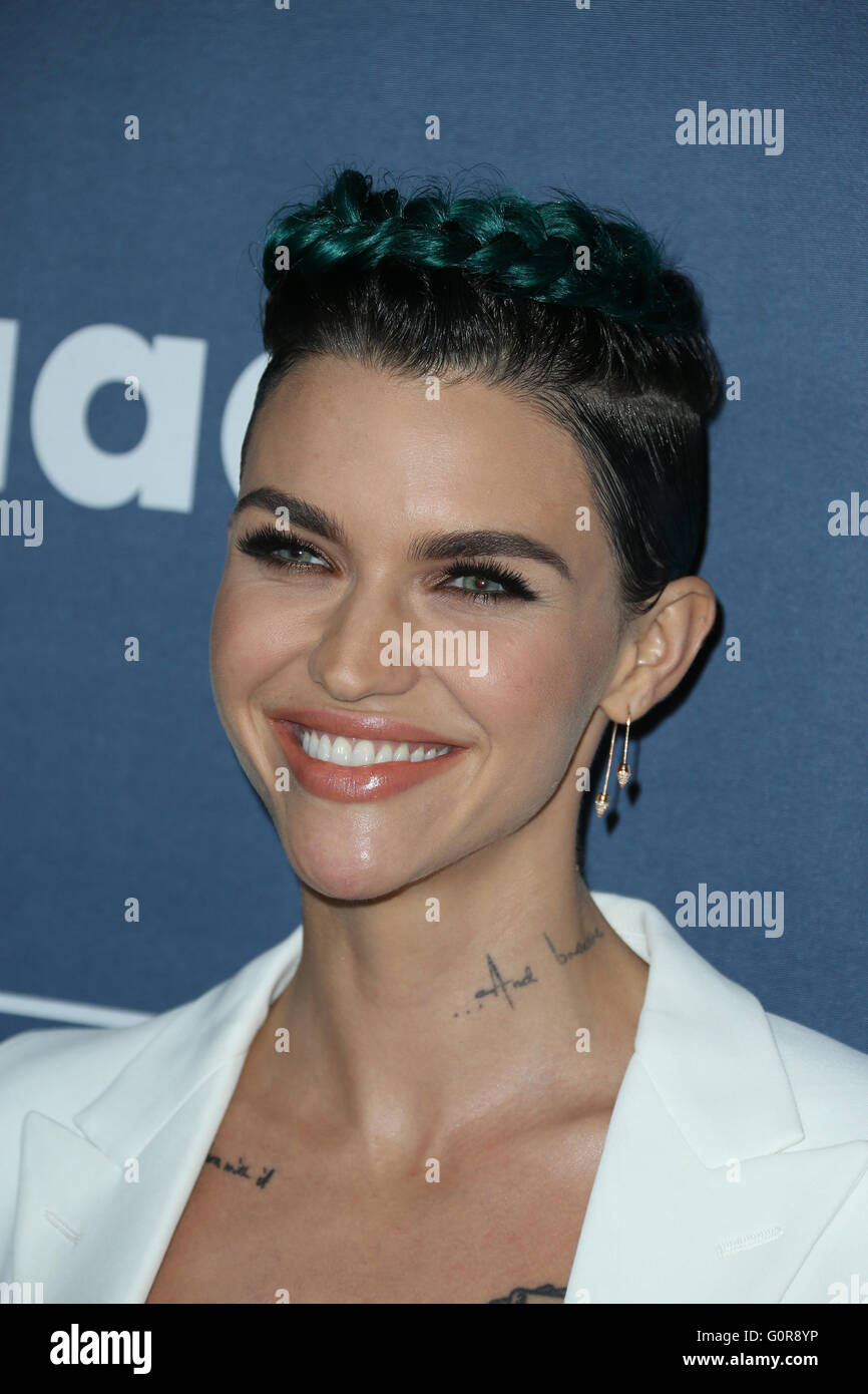 27th Annual GLAAD Media Awards at the Beverly Hilton Hotel - Arrivals ...