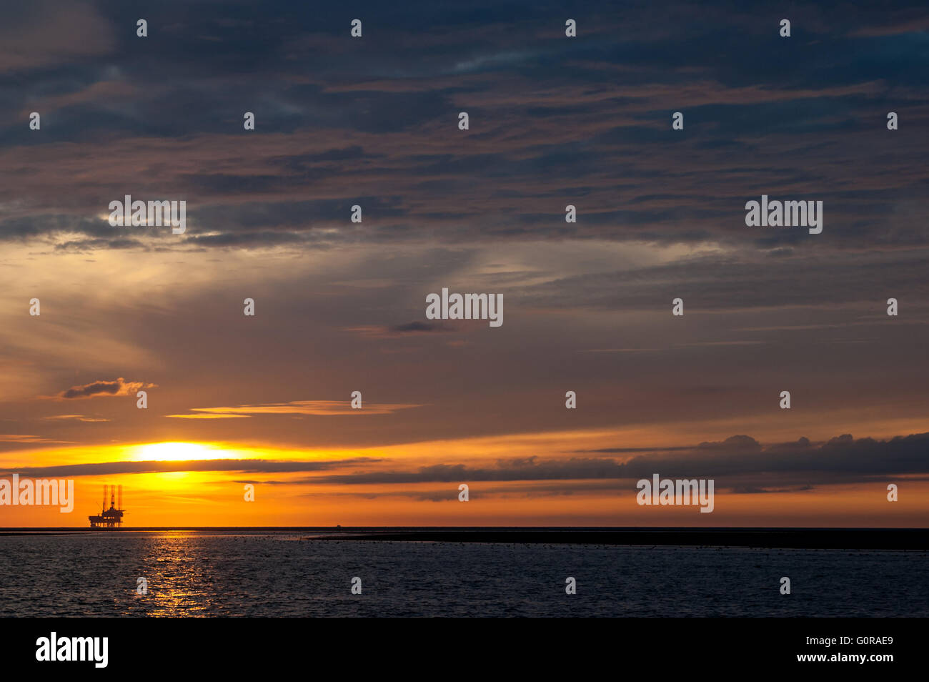 Oil and gas offshore drilling High Resolution Stock Photography and ...