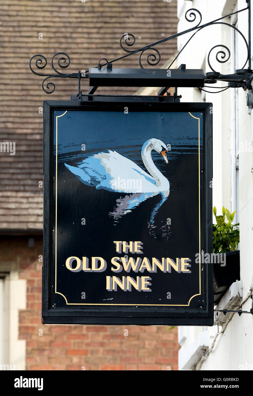 Pub sign evesham worcestershire hi-res stock photography and images - Alamy