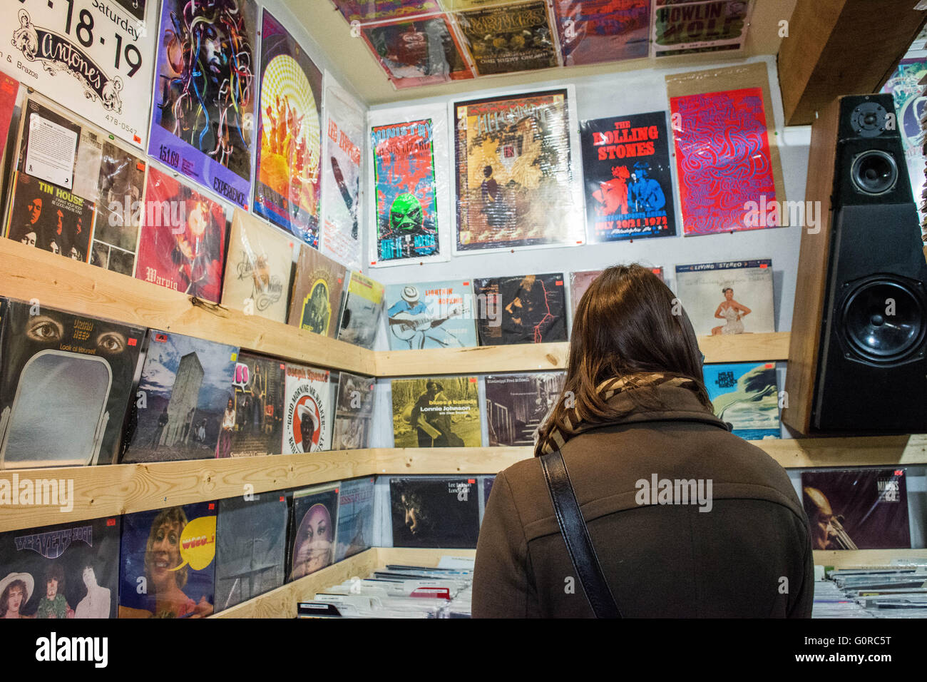 Vintage record store hi-res stock photography and images - Alamy