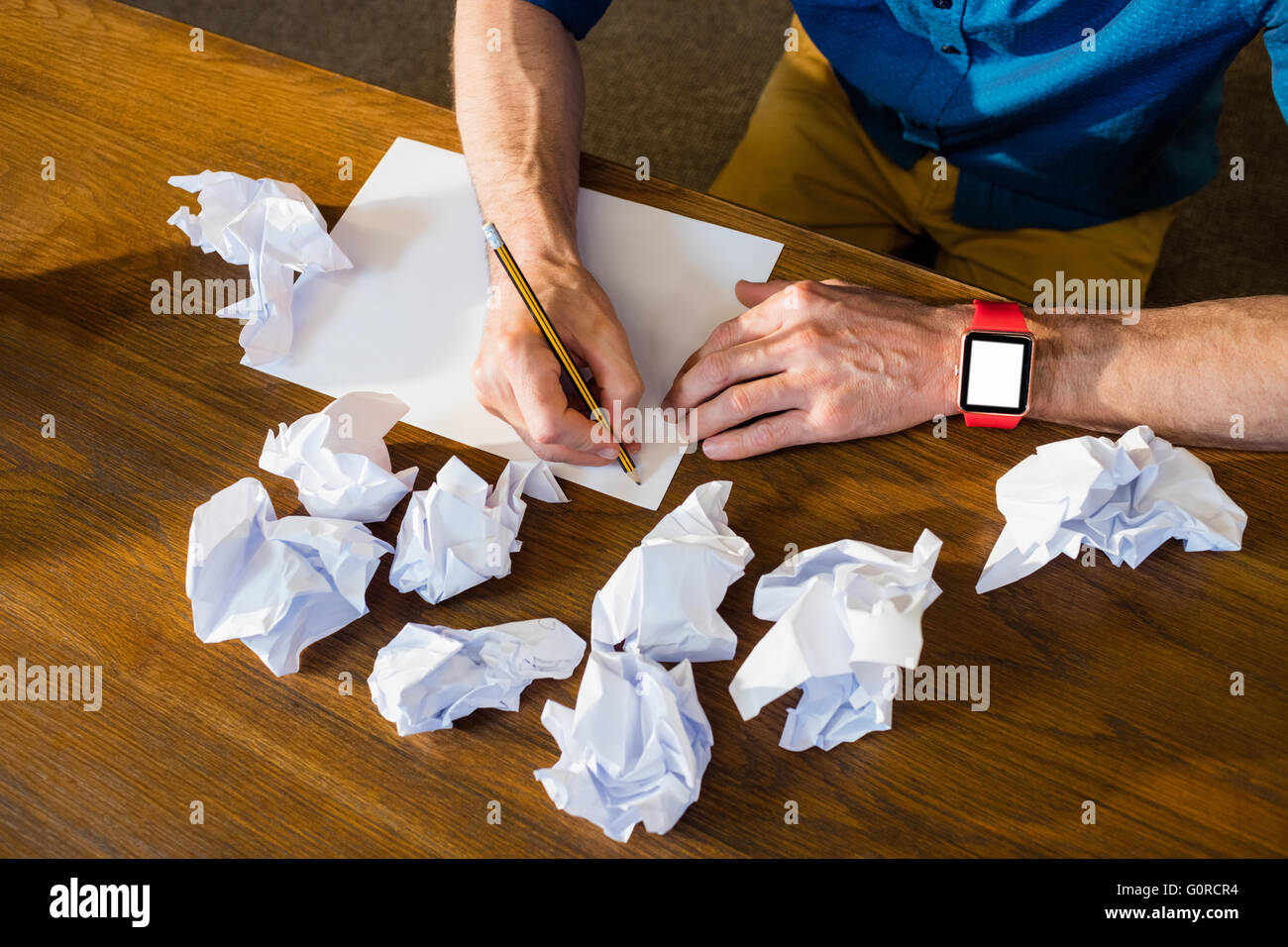 Working hands drawing hi-res stock photography and images - Alamy