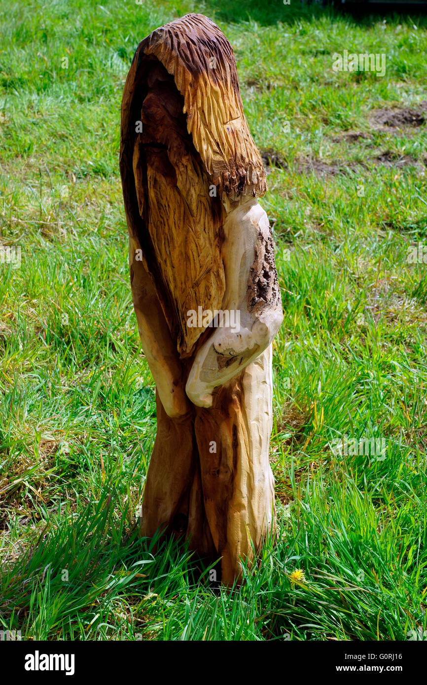 WOODEN SCULPTURE FIGURE Stock Photo - Alamy
