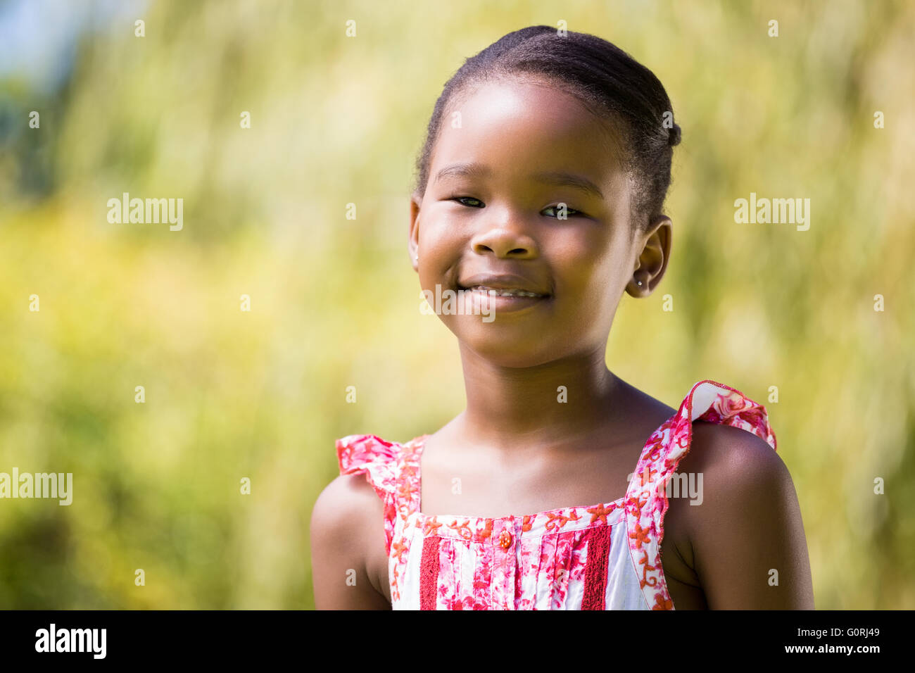 Portrait of kid smiling Stock Photo - Alamy
