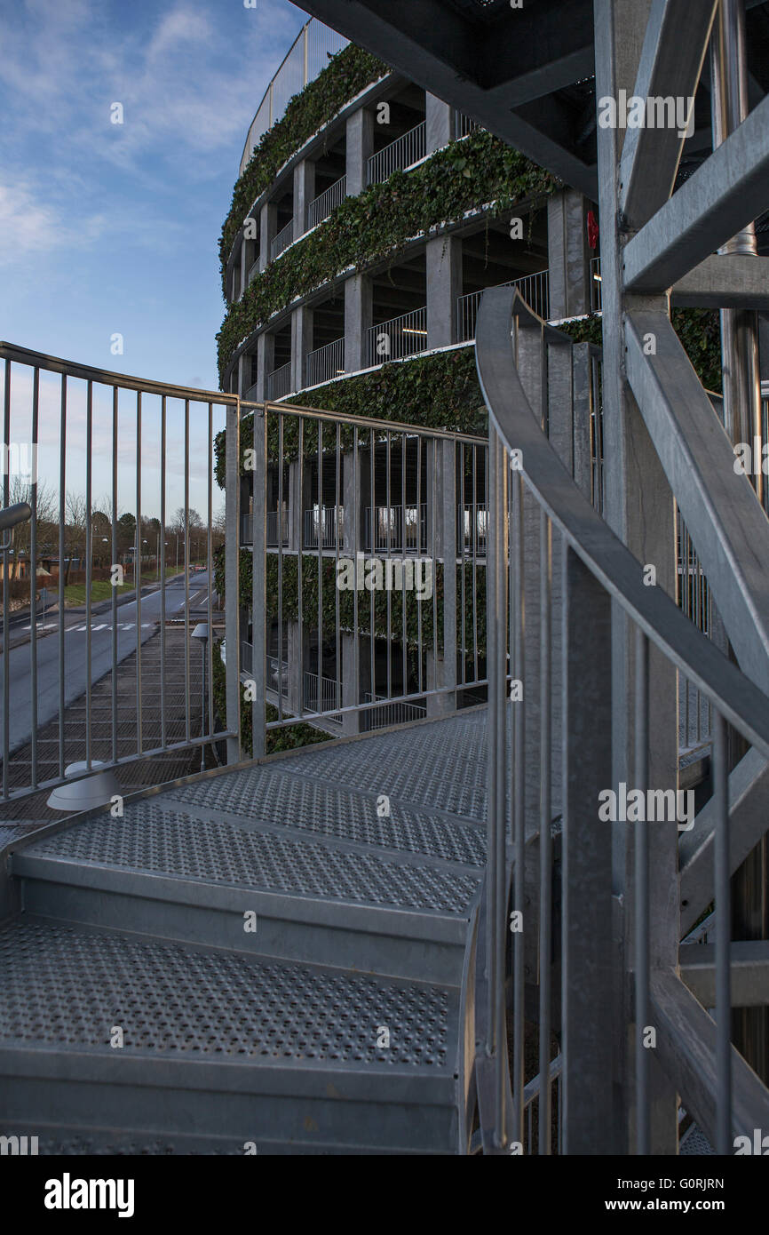 Round metal buildings hi-res stock photography and images - Alamy