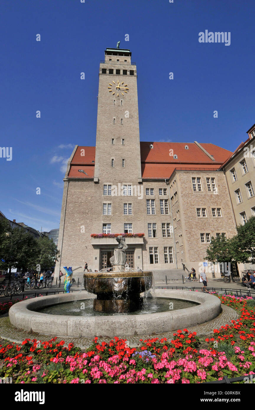 Well hall hi-res stock photography and images - Alamy