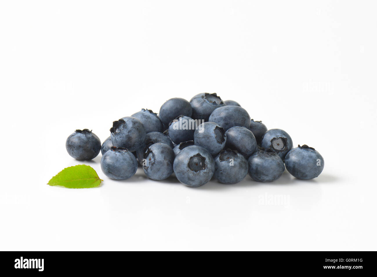 Heap fresh blueberries on Cut Out Stock Images & Pictures - Alamy