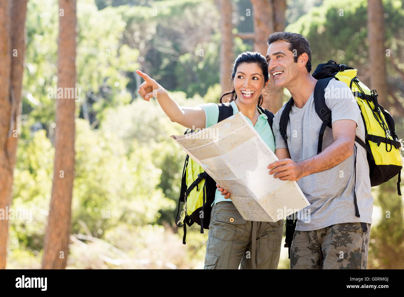 Hand holding a map hi-res stock photography and images - Alamy