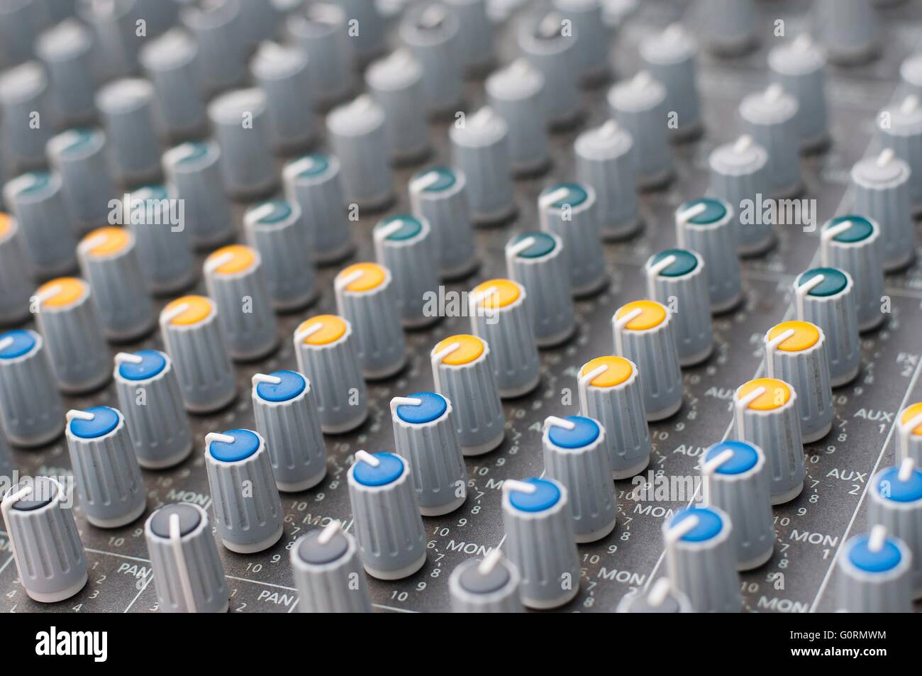 Analog mixer hi-res stock photography and images - Alamy