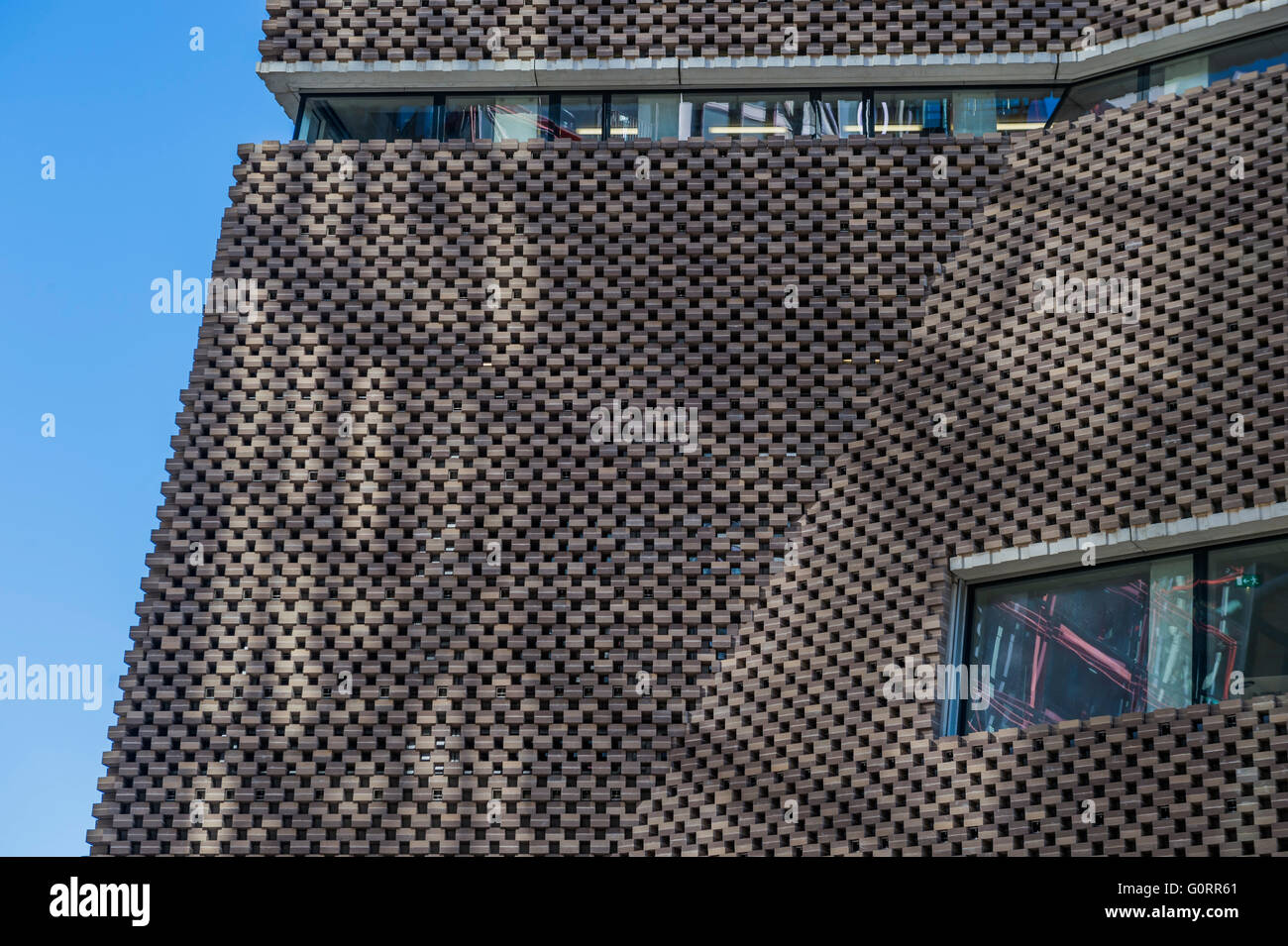 The exterior of the new Extension to the Tate Modern nears completion ...